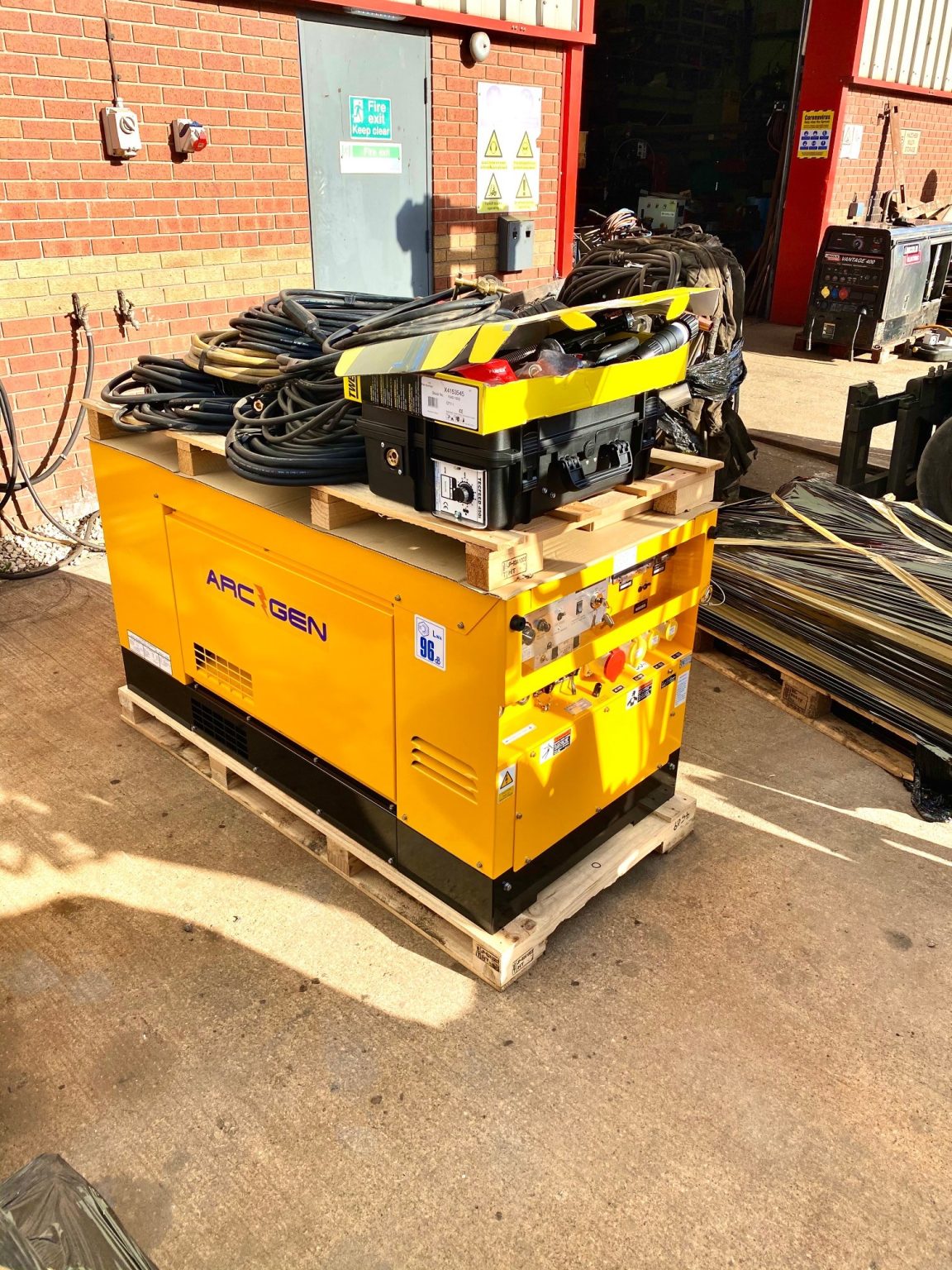 500amp Weldmaker diesel welder generator for hire - Welding Equipment