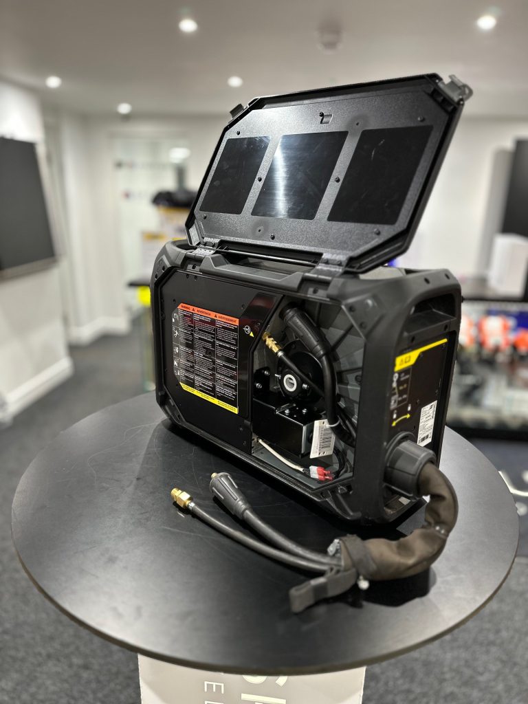 500amp ESAB Robust Feed AVS voltage-sensor wire feeder - Welding Equipment