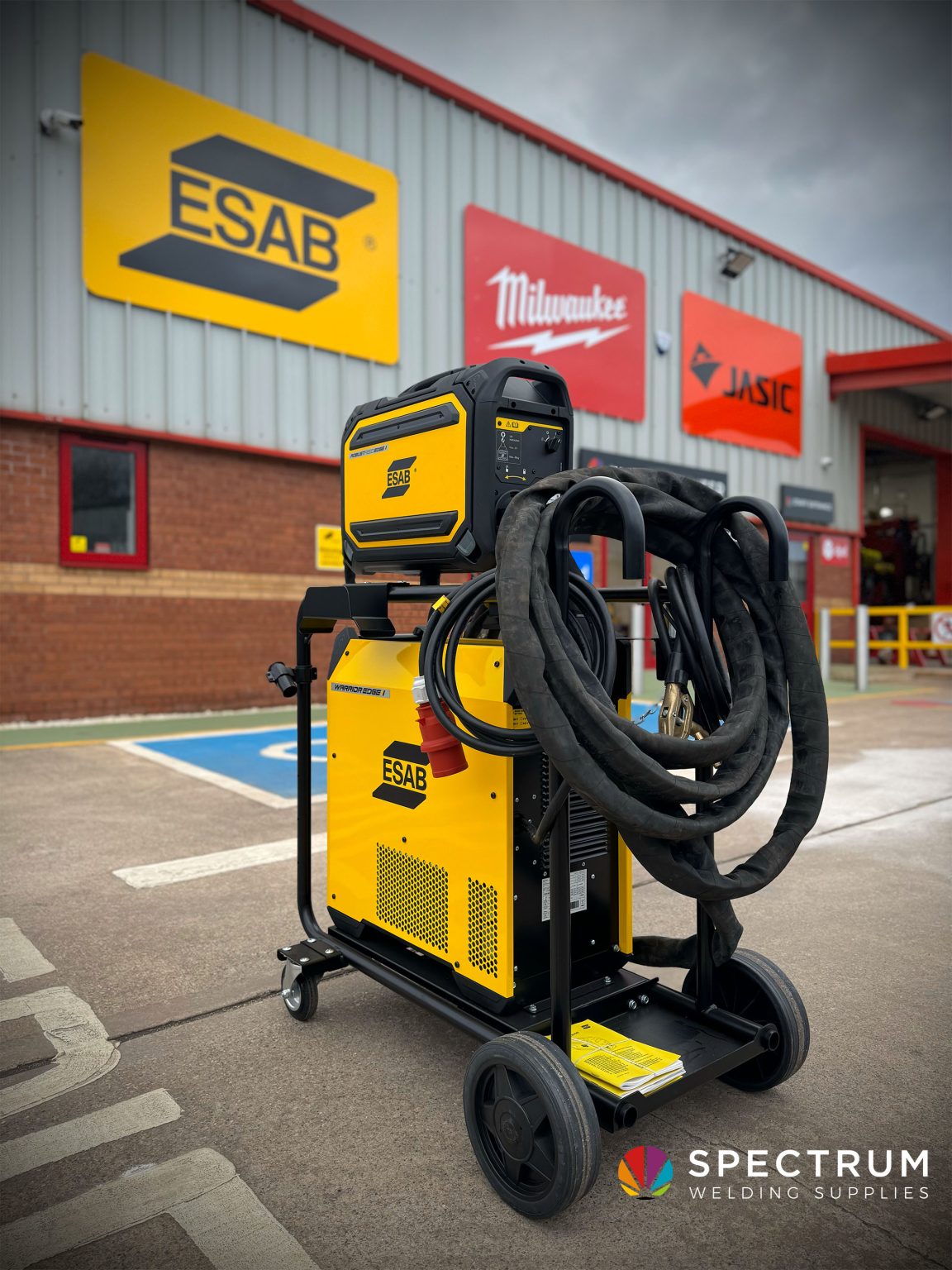 ESAB Warrior Edge 500 CX water cooled Pulse MIG welder - Welding Equipment