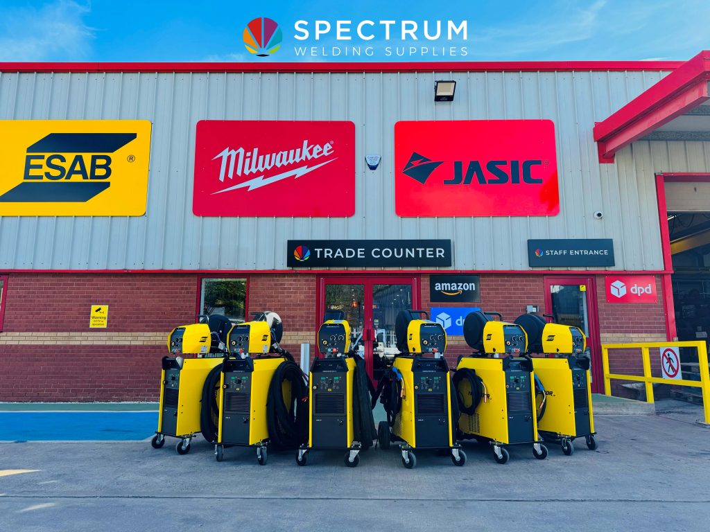 500amp ESAB Fabricator EM 501i water cooled MIG welder for hire ...